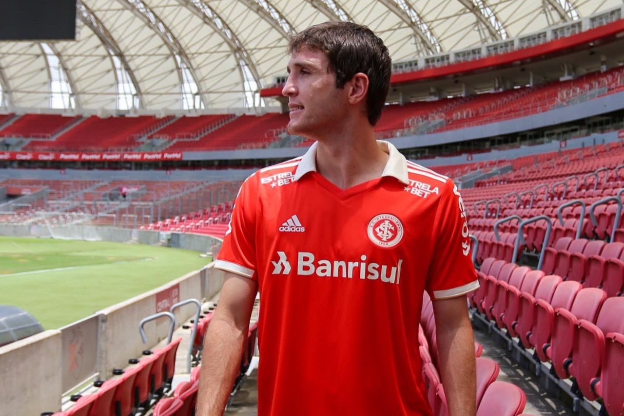 Após 5 jogos, Inter rescinde com Mário Fernandes