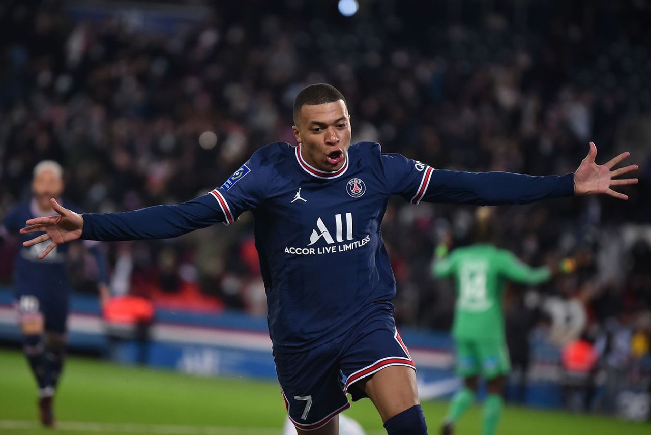 Mbappé: PSG coloca preço bilionário para vender craque